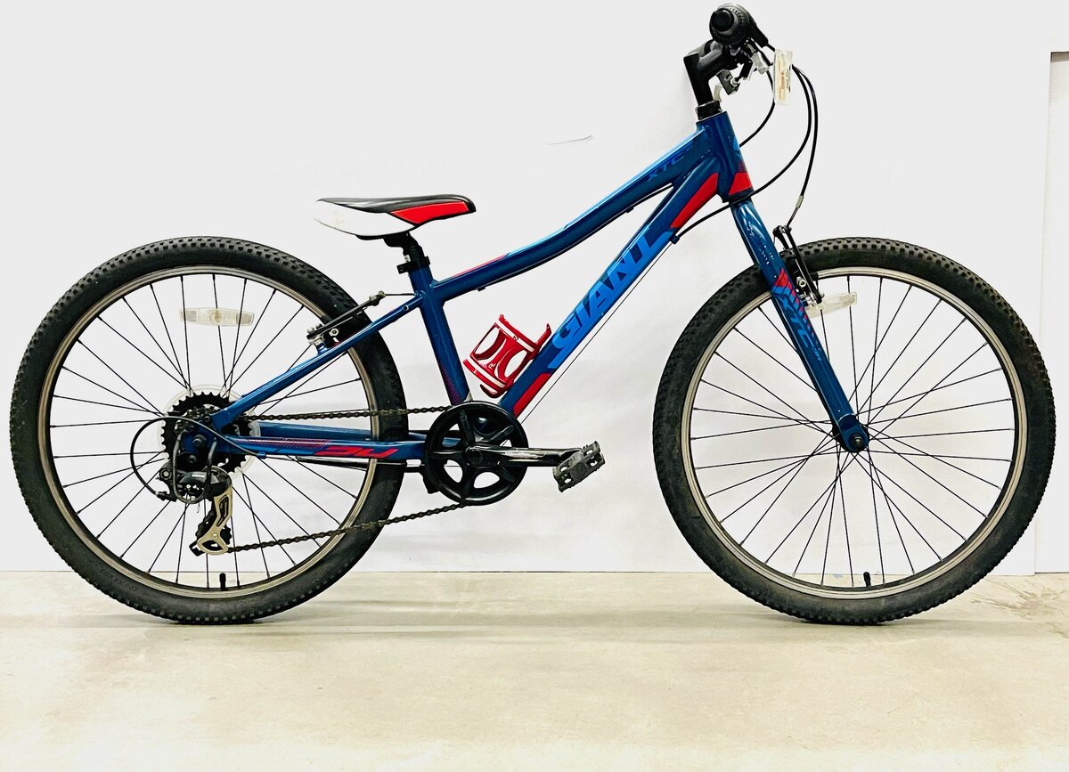 Giant USED : GIANT : XTC JR: BLUE : 24" - Mike's Bike Shop