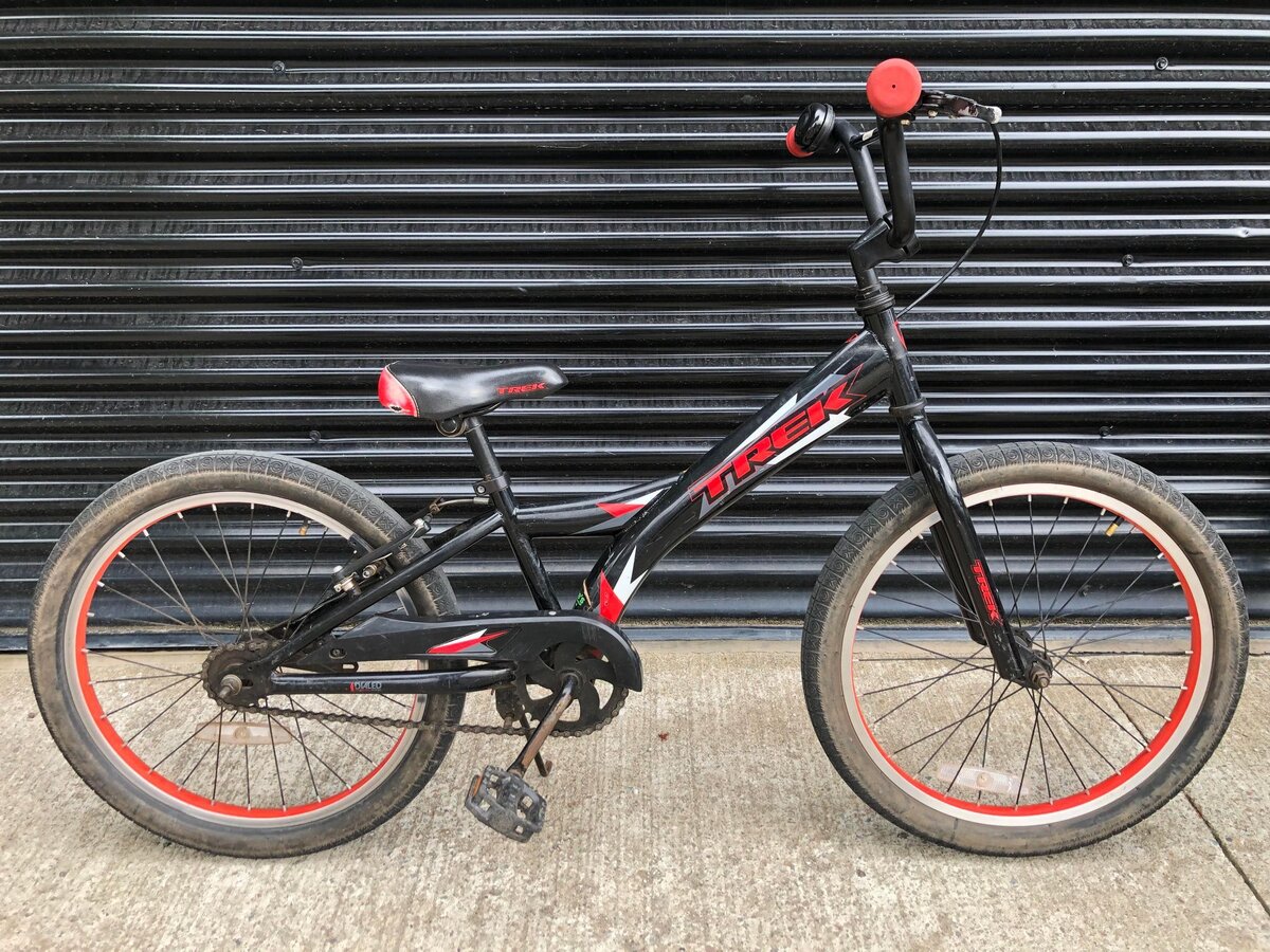 Trek USED : TREK PRECALIBER : 20" : RED/ BLACK - Mike's Bike Shop