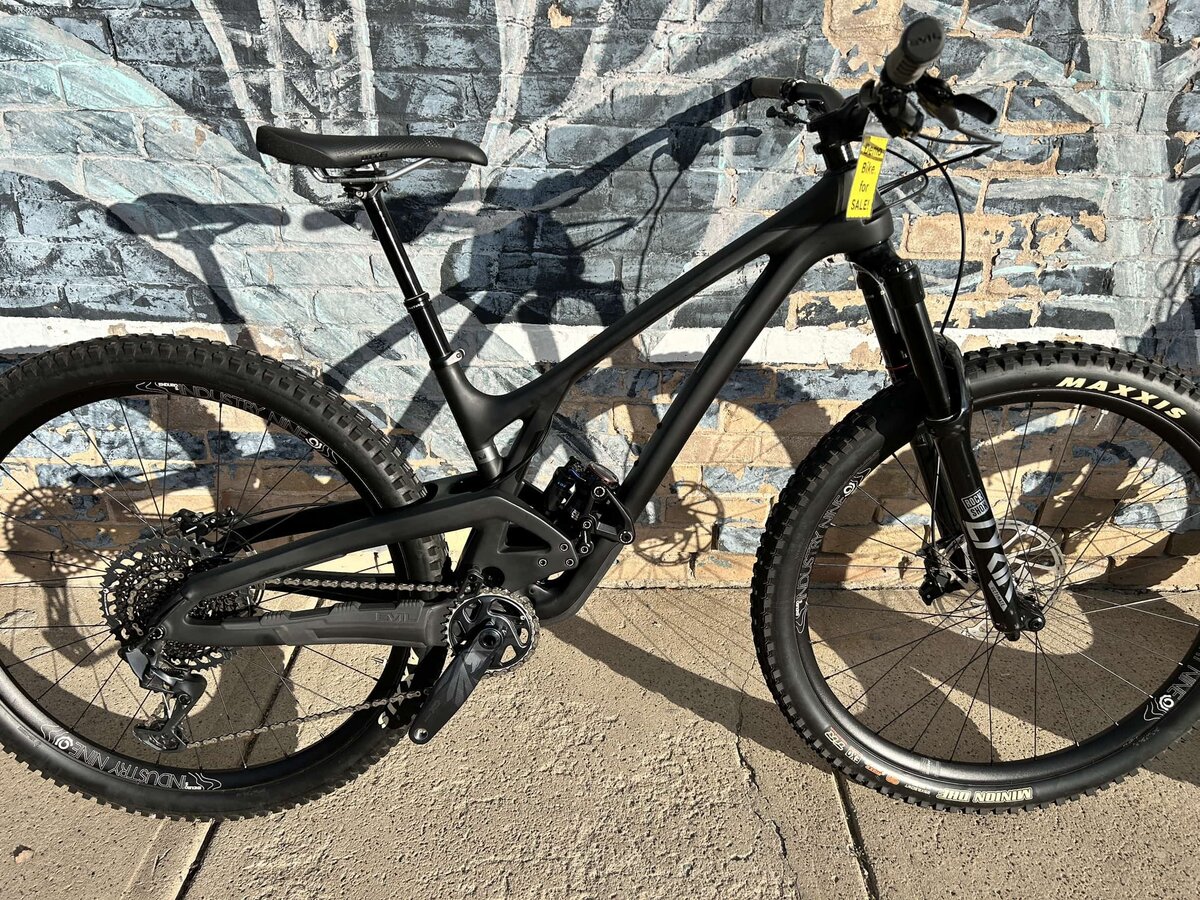 Evil OFFERING V2 SM - Over The Edge | Fruita, CO