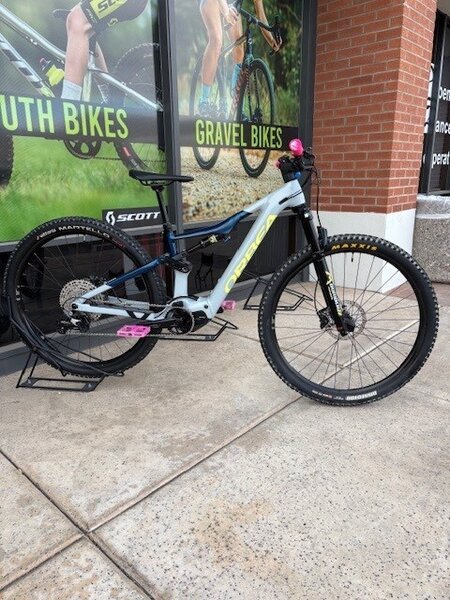 Orbea 2024 Orbea Rise H30, Small, Consigned. 600 miles - Emigos Bike ...